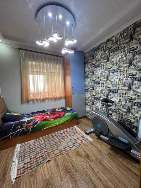 Продам 4х комнатную 95м² в центре