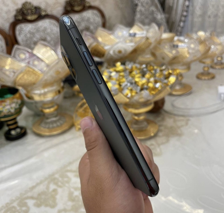 iPhone 11 pro 64 gb LLA сотилади