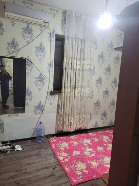 Mirzo ulugbek .Qorasuv 6. Avayhon bozori oldida 2 kichkina xonalik uy