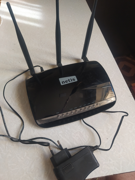 Metis WF2533 Wi Fi роутер 300mb 3х антенный