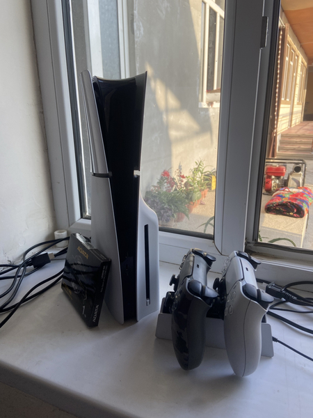 PlayStation 5 slim diskovodli