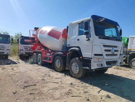 В наличии! Автобетоносмеситель HOWO 8x4 дизельный 12 м3 Евро-5