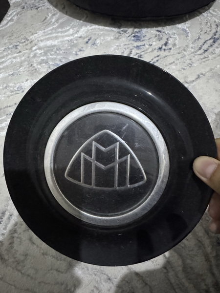 Maybach калпак диска айланганда жойида турадигани