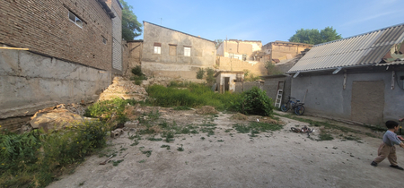 Srochna hovli sotiladi