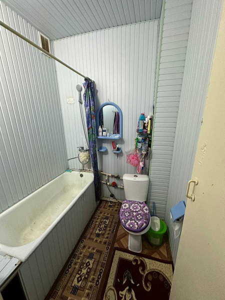 1 xonali 40m² 2-qavat uy sotiladi