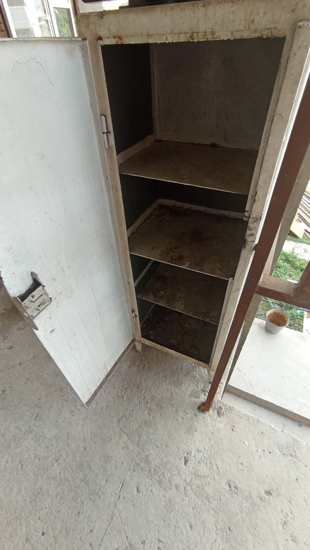 Seyf sotiladi  kotta