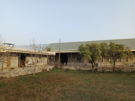 Hovli sotiladi tezda