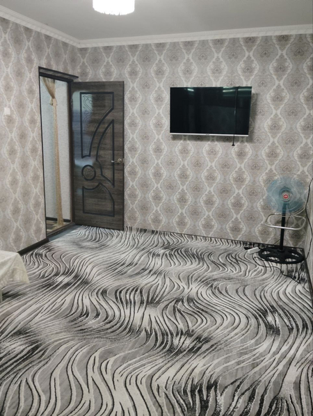 Срочно продается 2 ком квартира в 8 мкр