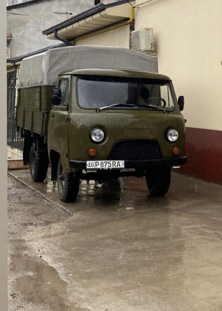 UAZ bartovoy 4x4 srocno sotiladi