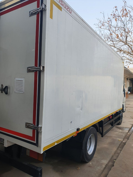 ISUZU NQR 2015 sotiladi