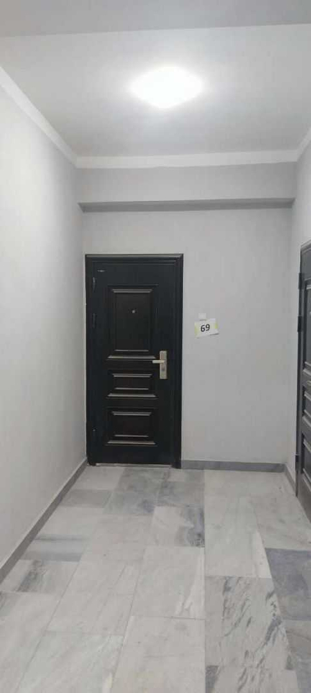 Срочно продается новостройка 3/4/10 Яшнабад ориентир 40-лет (J2686)