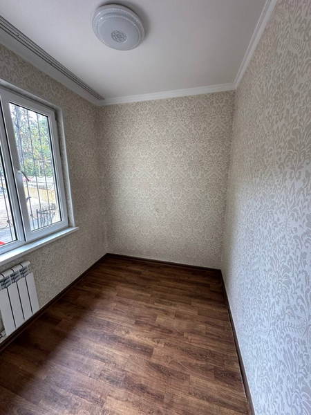 Срочно продается 2в3/1/4 ком квартира куйлюк 1 имееться 3 подвала