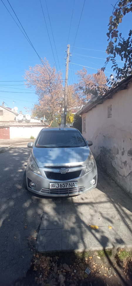 Spark kumush rangda benzin