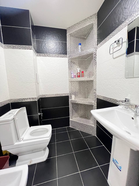 Ц-2, Центр, Алайский 3/3/4, 83 М², евроремонт, с обстановкой!