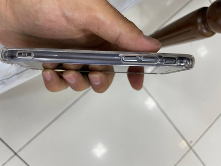 Iphone 8 sotiladi
