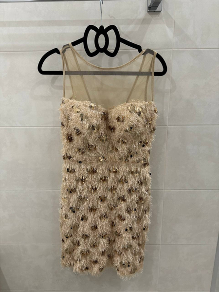 Продам женские платья