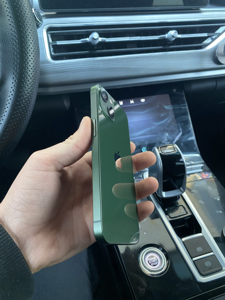 Iphone 13 green