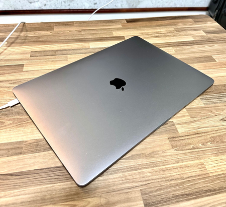 MacBook Pro 2020 13 dyum