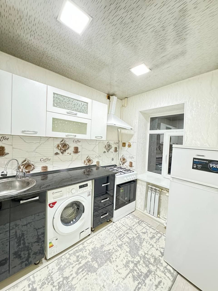 Продажа квартиры

Чиланзар 1 квартал 
2/1/4. Балкон 2*4 метра 
Ор-р го