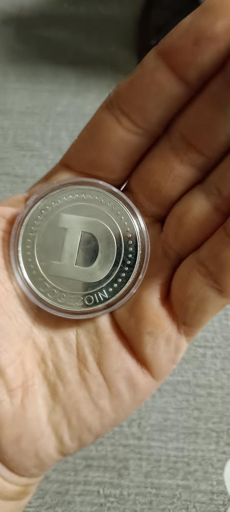 Продам Сувенир монету