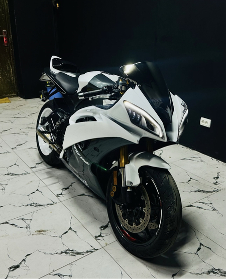 Мотоцикл Ямаха R6 оригинал япон