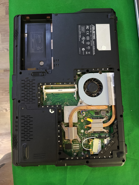 Ноутбук на запчасти HP Pavilion dv7