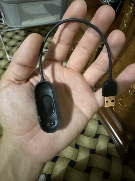 Продам зарядка Mi band 4