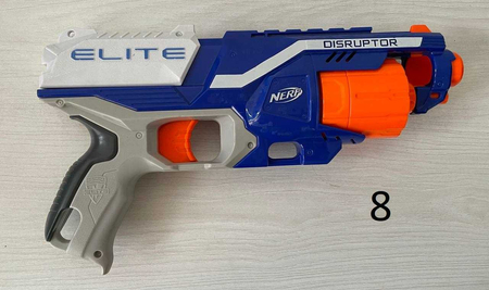 Продаются игрушечные пистолеты и автоматы NERF