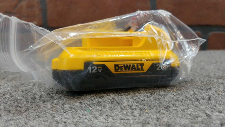 Аккумуляторная батарея DEWALT DCB122 2.0 Ah 12V MAX