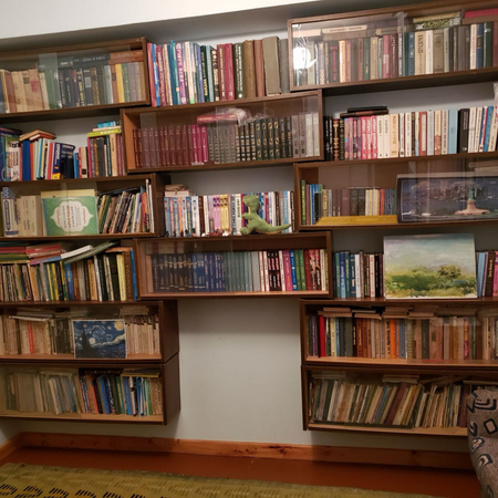 Срочно продается 4-х комн. квартира на Дархане, метро Хамид Алимджана.