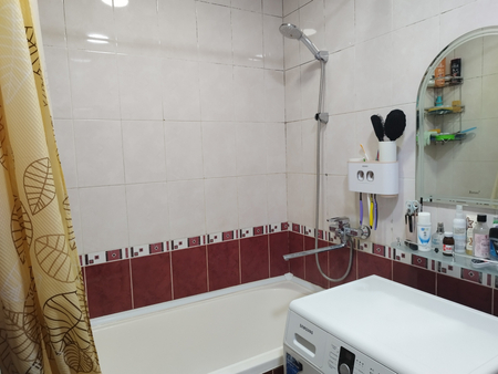 Продается своя двухкомнатная квартира переделанная в трёх