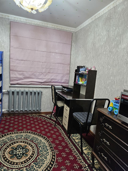 Срочно квартира сотилади. Бывшие общежитие