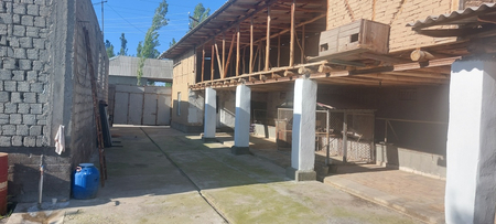 Xovli va mini ferma sotiladi
