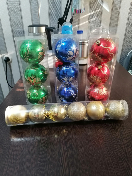 Продаются новогодние игрушки
