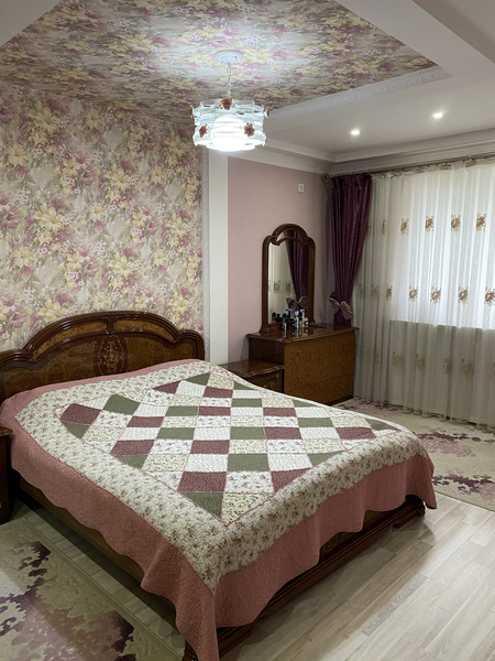 СРОЧНО ПРОДАТЕСЯ 4х ком.квартира Новза И24