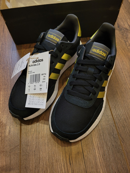 Женские кроссовки adidas