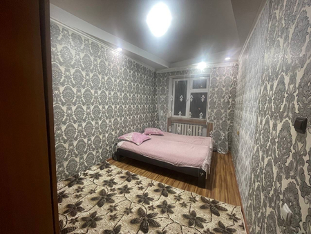 Kvartira parkent bozorini orqasida 400$ 2 xonali uy ijaraga qoyiladi