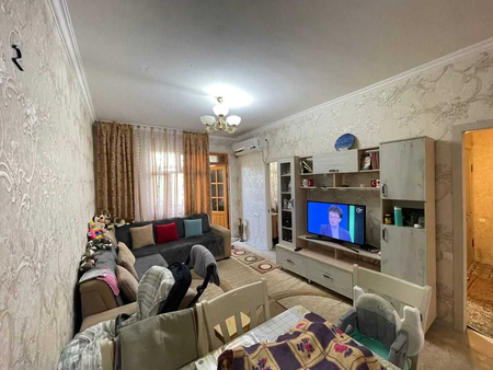 Продаётся квартиры  3/4/4 на Мирабадском районе Куйлюк-1 (J2337)