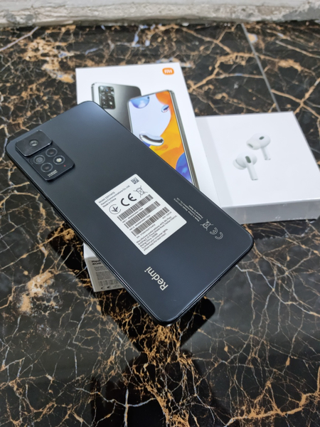 Продаю телефон Redmi Note 11 pro память 6/128 в идеальном состоянии!