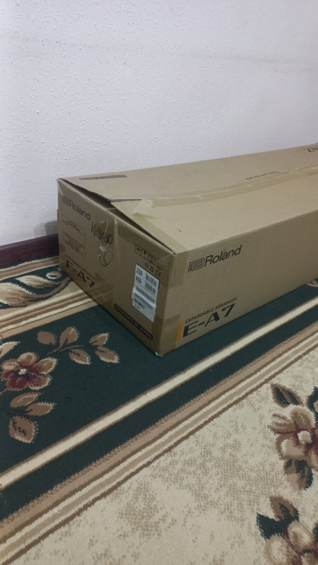 Roland E-A7 Sintezator