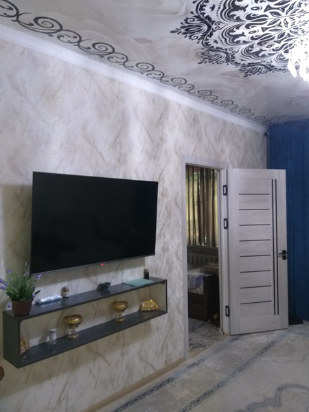 Срочно продаю свою квартиру Мирзо Улугбекский район 1 этаж 3х ком
