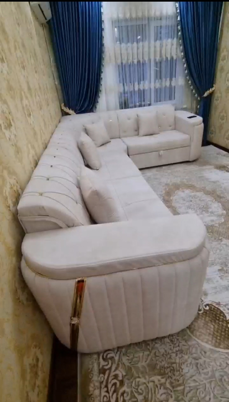 Диван угалог продаётся