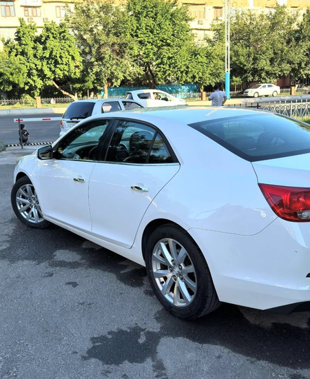 Малибу 1  3поз автомат сотилади.  Пробег 91000км. Краска тоза.