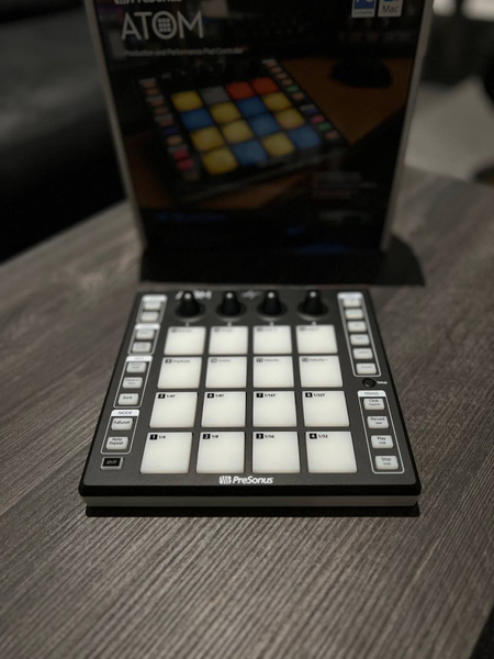 USB-контролер Presonus Atom