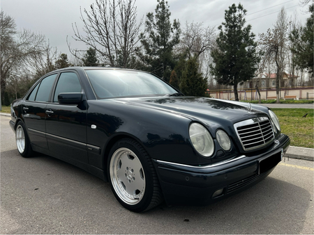 Mercedes bens w210 E240 sotiladi