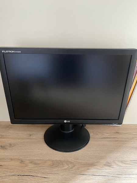 Продам Домашний Pc. Можно на запчасти или пользоваться как офисный.