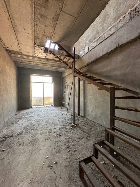 Poytaxt Residence Продается 4 комнатная коробка Ашхабад ул.Махтумкули