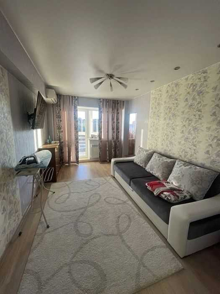 ул. Мирзо Улугбека • Буз базар • 1-комн • 40 м² • этаж 2/5 • [КИ:002]