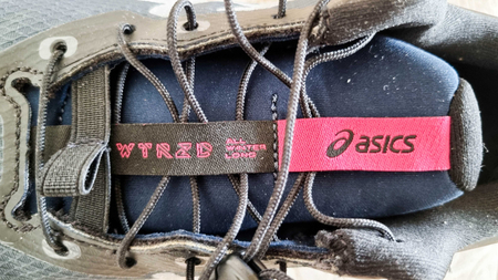 Продаются женские кроссовки ASICS Gel-Kayano 28 AWL