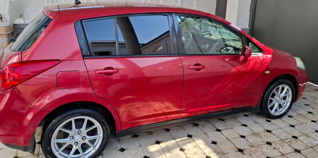 Nissan Tiida (2008)